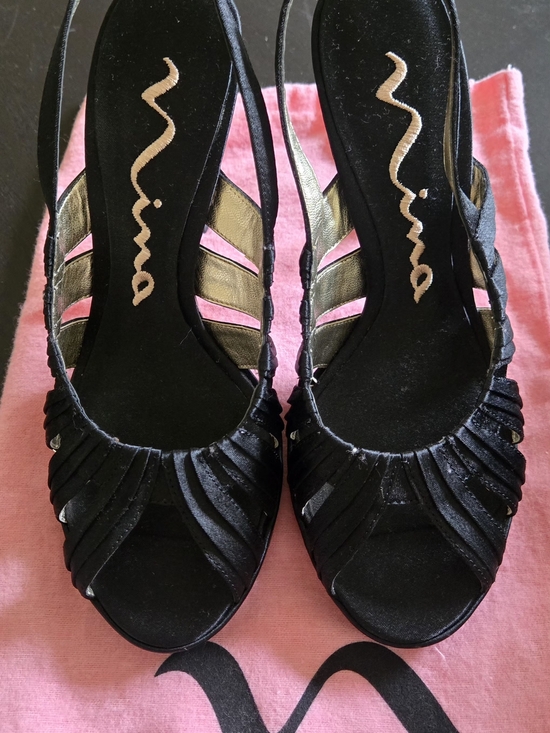Nina | Shoes | Nina Black And Gold Slingback Peeptoe Heels | Poshmark